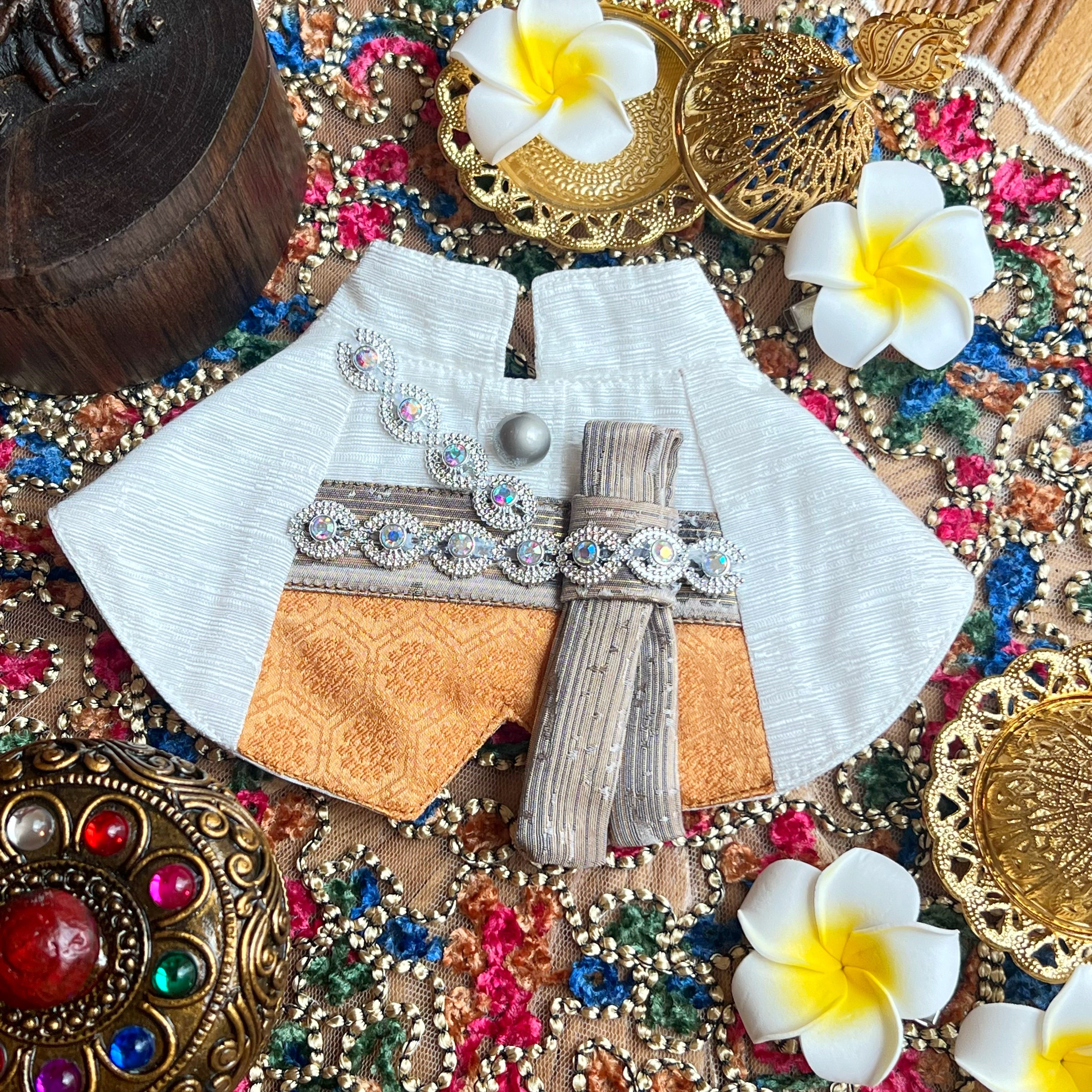 Kun Luo Men's Thai Scarf (White+Golden) Kun Luo男泰服圍巾 (白+黃金色） – GutsDogCom